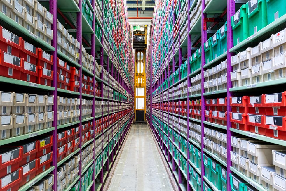 10 000 colis / jour + 100 000 clients = RS Components - En-Contact